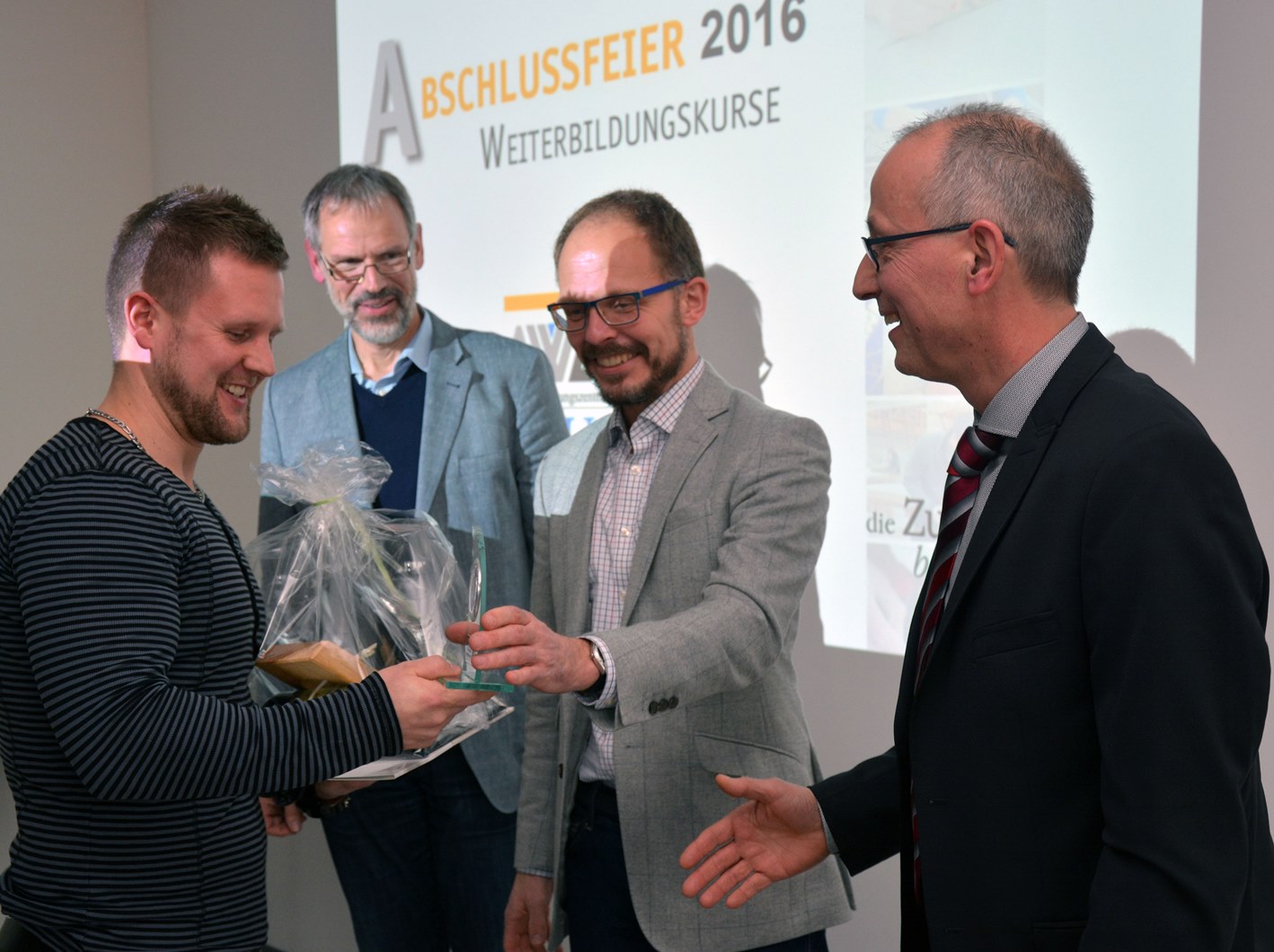 Zeugnisübergabe der Weiterbildungslehrgänge - Aus- und ...